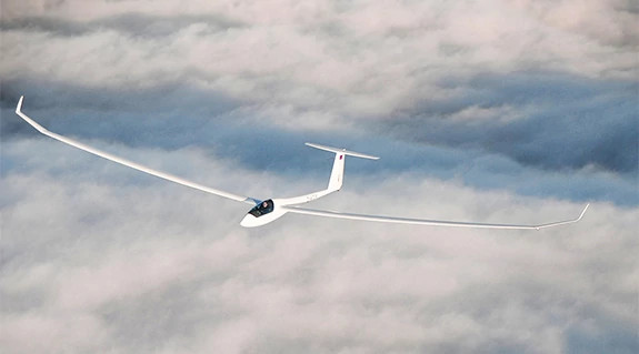 energy chain as cable routing in high-performance gliders | igus Australia
