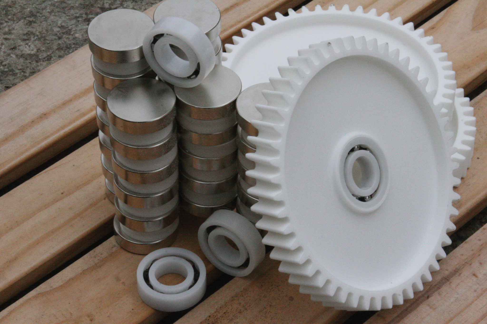 Planetary gearbox with plastic ball bearings | igus Australia