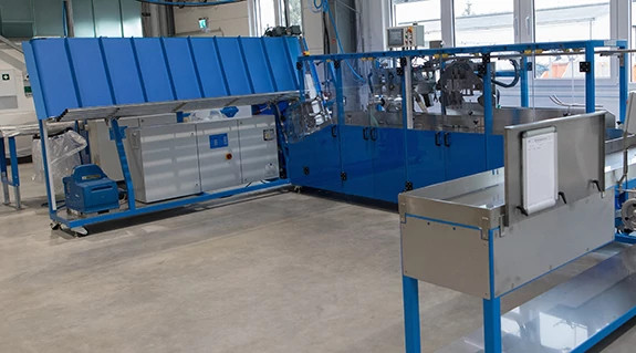 Durable bearings for format adjustment in tray inserter | igus®