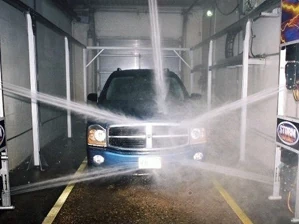 Touch-Free Car Wash Uses Cable Carriers & Continuous-Flex Cables | igus®