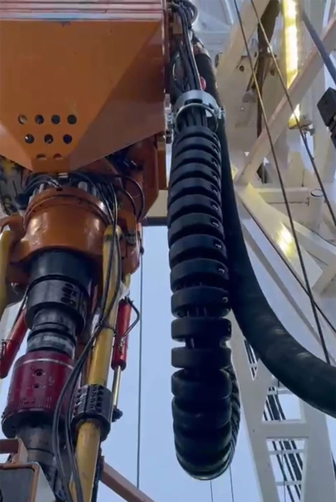 Robust and modular e-loop® solution in drilling rig from Akita Drilling