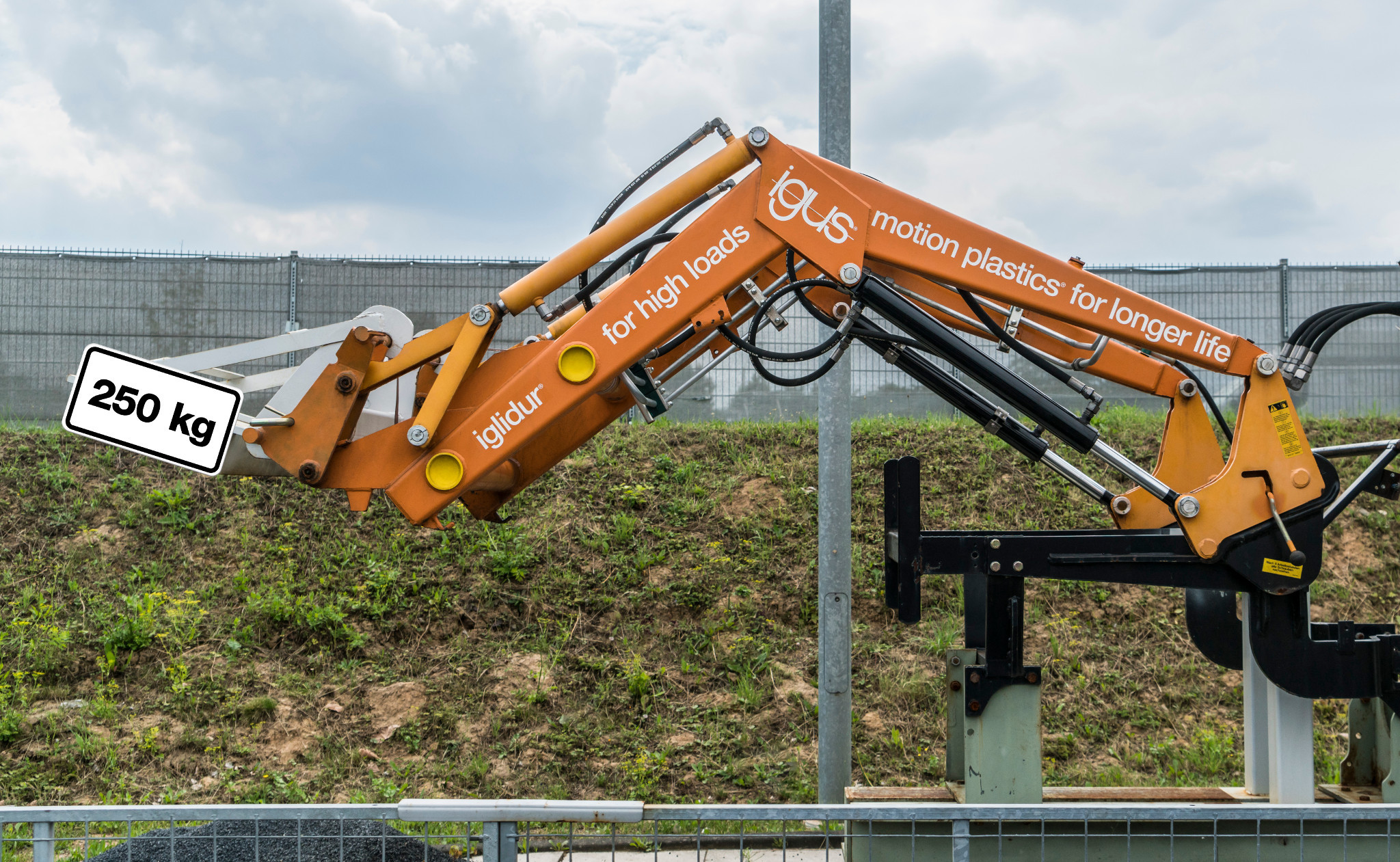 Front loader test rig for plain bearings