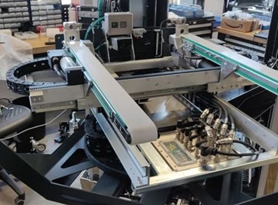Picking Robot With E Chain And 3d Printed Rotation Module Igus®