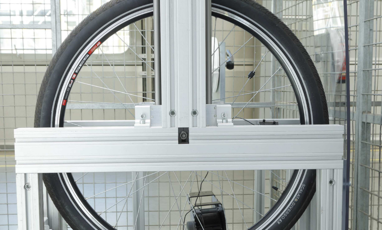 Two-component ball bearings for the igus® bike