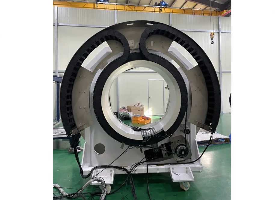 Vertically rotating cable guide in the MRI device | igus Ireland