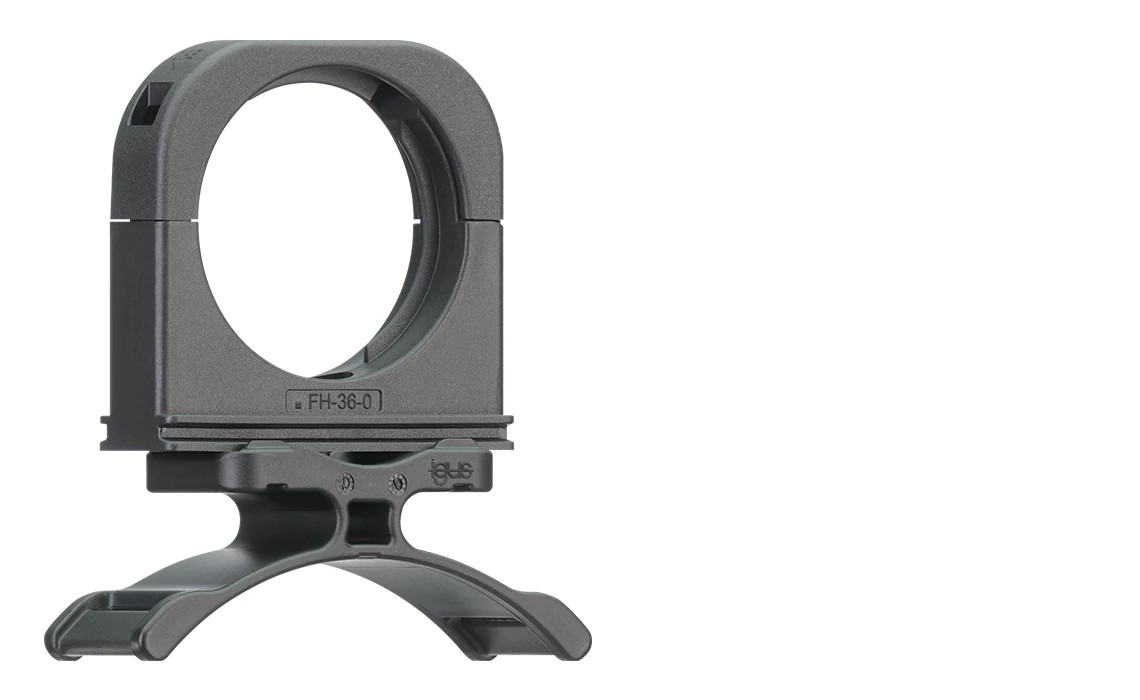 Quickly fit and retrofit clamps for cobots and small robots