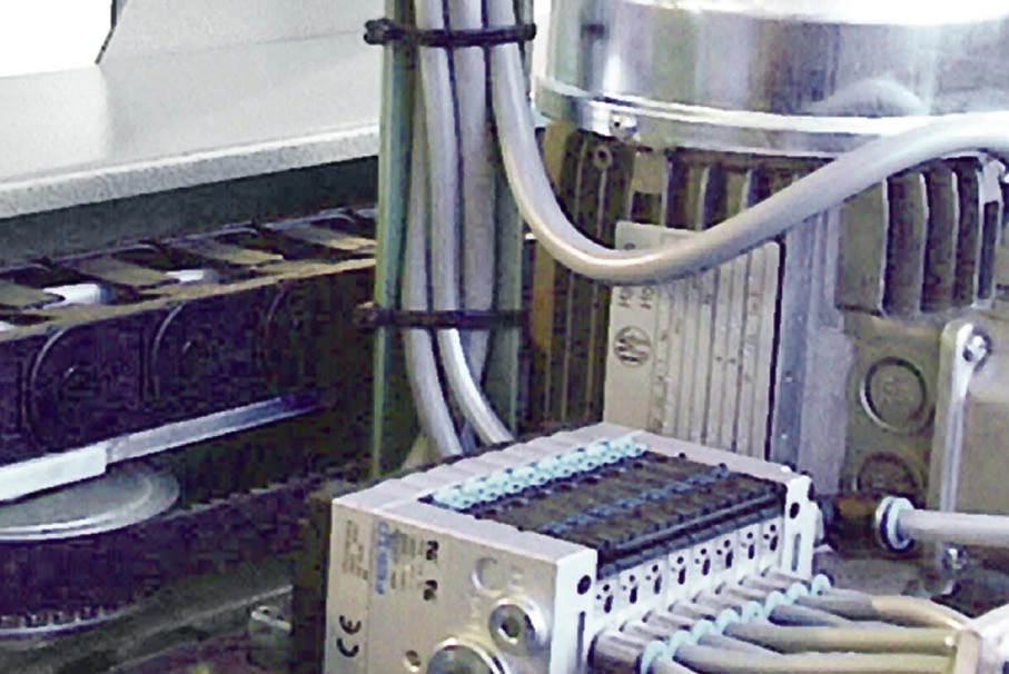 Cable Carriers | E-Z Chain® Application Examples