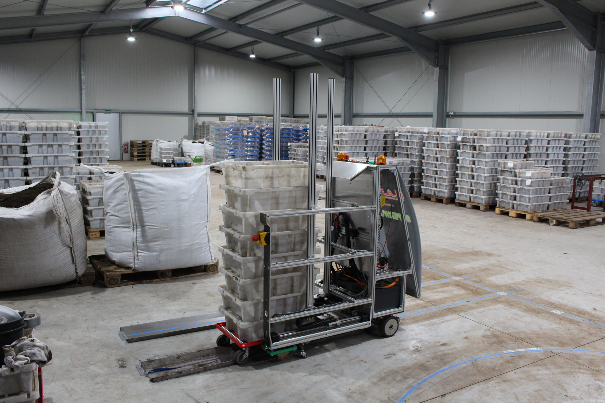 Vertical farming in worm breeding