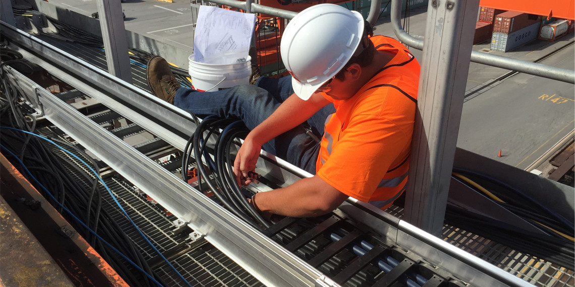 Installation, Inspection, Engineering & Training Services | igus®