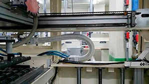 e-skin® cleanroom energy chains | igus®