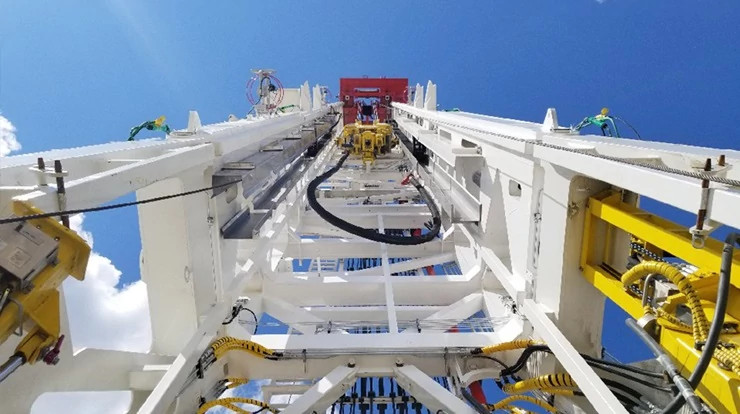 Energy chains for top drive systems