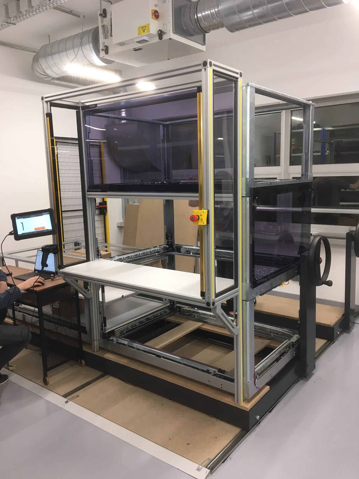 Lead screw technology for modular warehouse robots | igus Australia