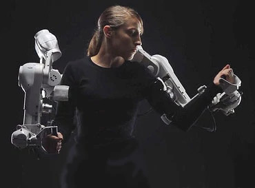 Exoskeleton with linear guide and plain bearings | igus Australia