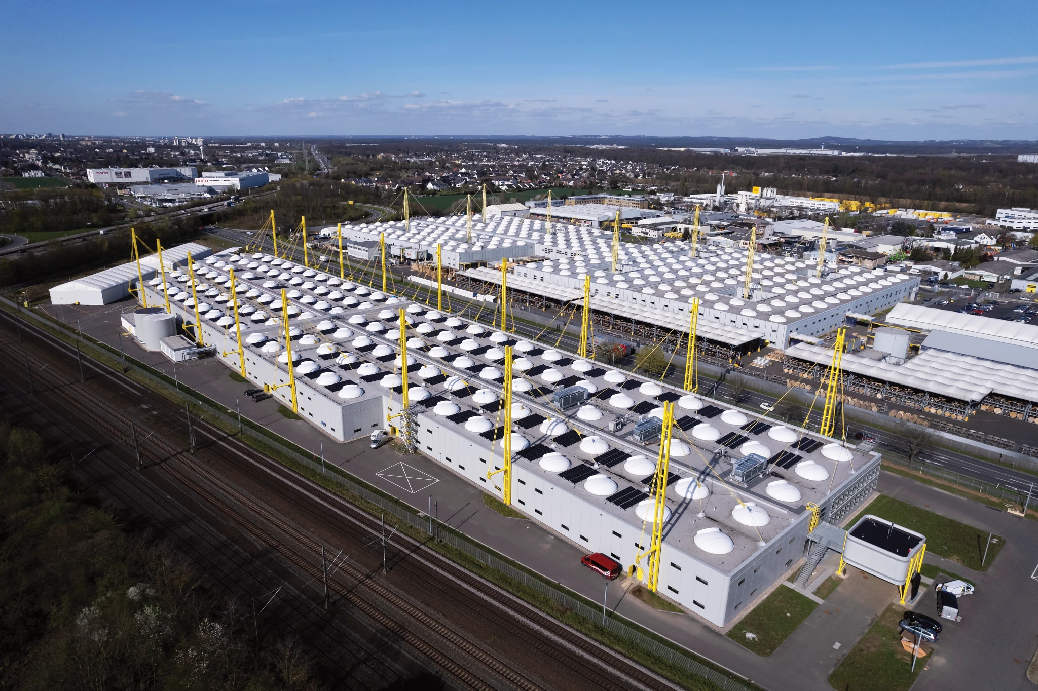 igus, lo stabilimento flessibile di Nicholas Grimshaw