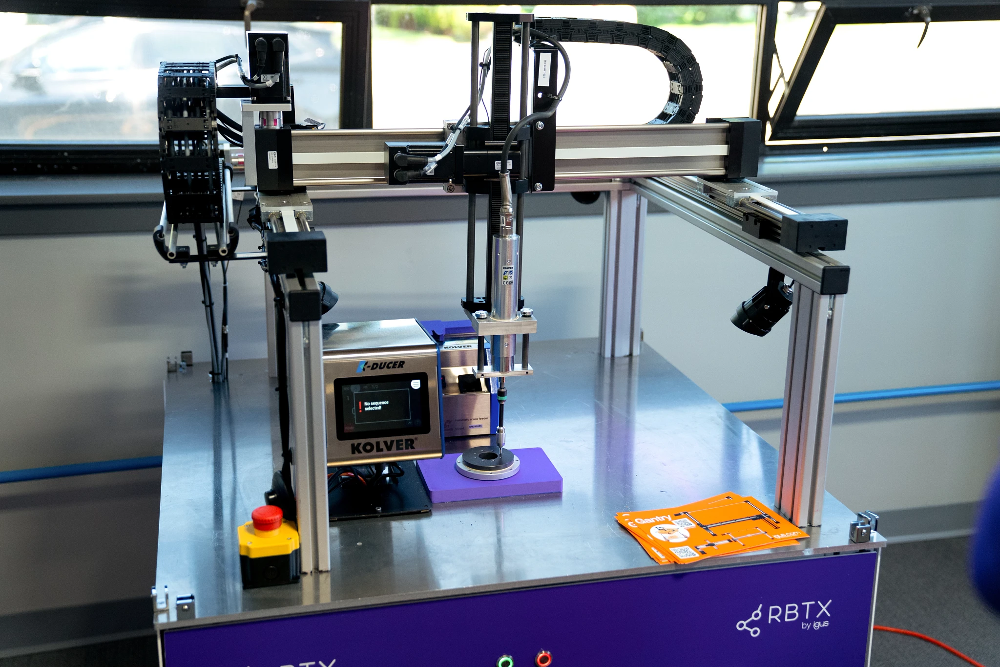 Low-Cost Automation and Robotics Applications | igus® Low-Cost Automation and Robotics Applications | igus®