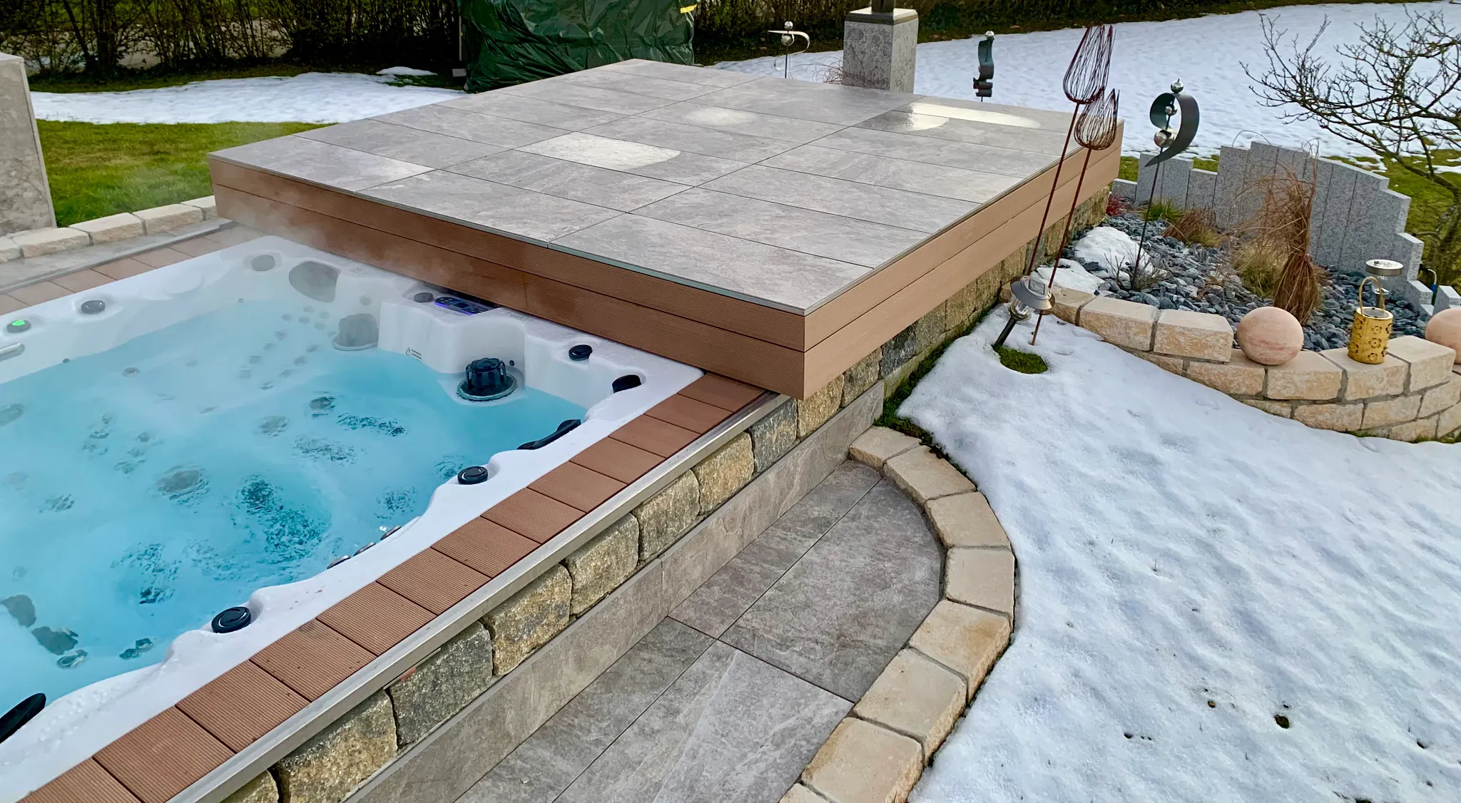 Durable plain bearings for wet, hot, and dirty pool‑cover conditions ...