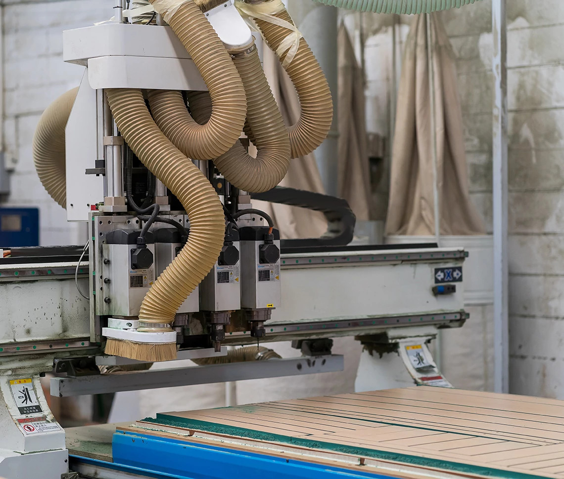 Which hanger chain is used to guide hoses in CNC processing machines ...