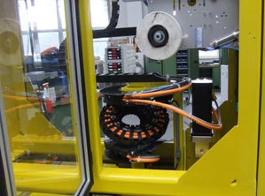 Loading and unloading unit