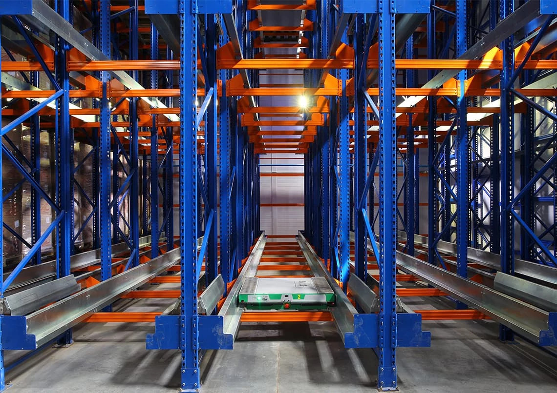 Plastic, maintenance-free parts for material handling industry | igus®