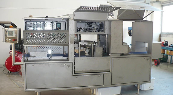 Lubrication-free and maintenance-free bearings for ham slicer | igus®