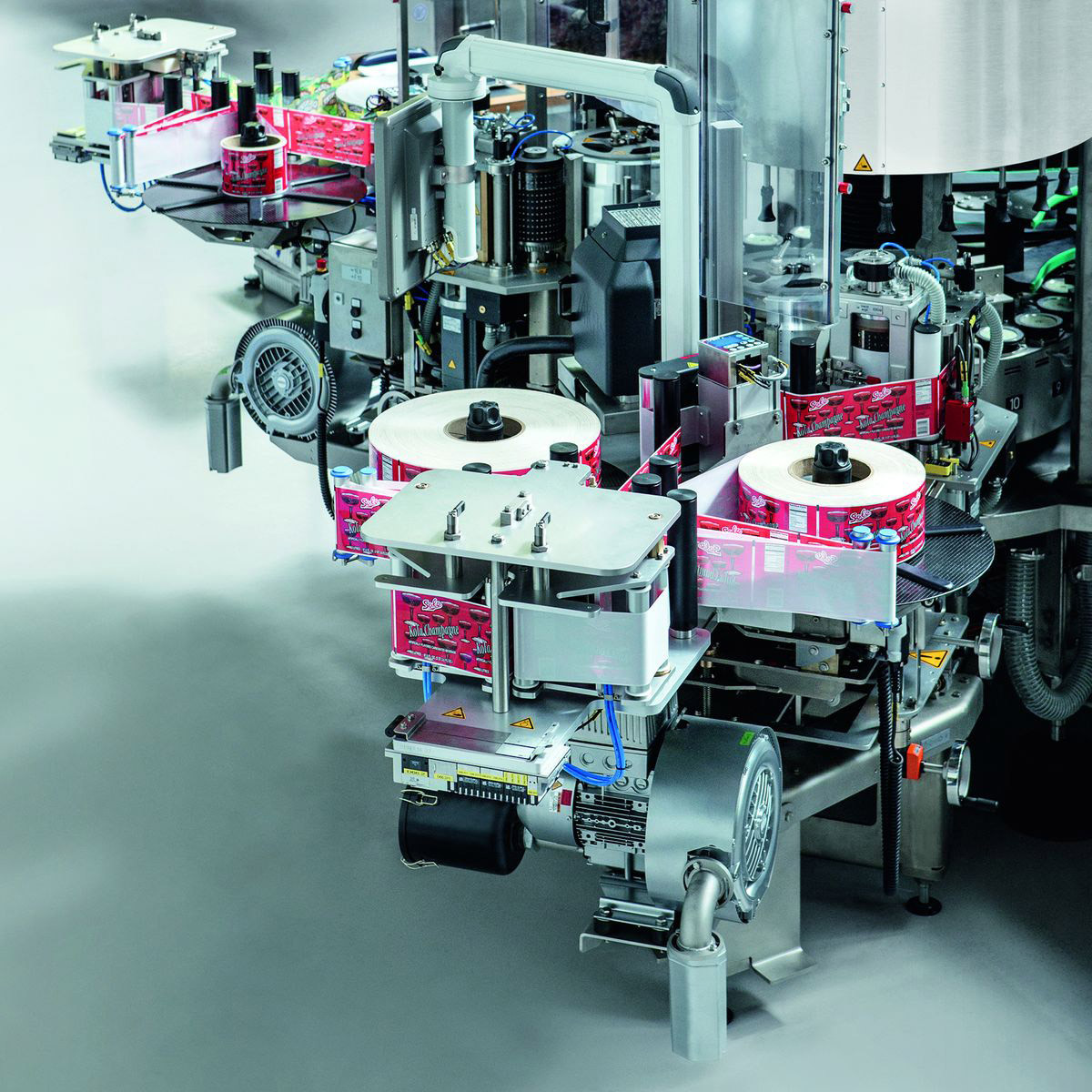 Precise format adjustments in KHS labelling machines | igus®