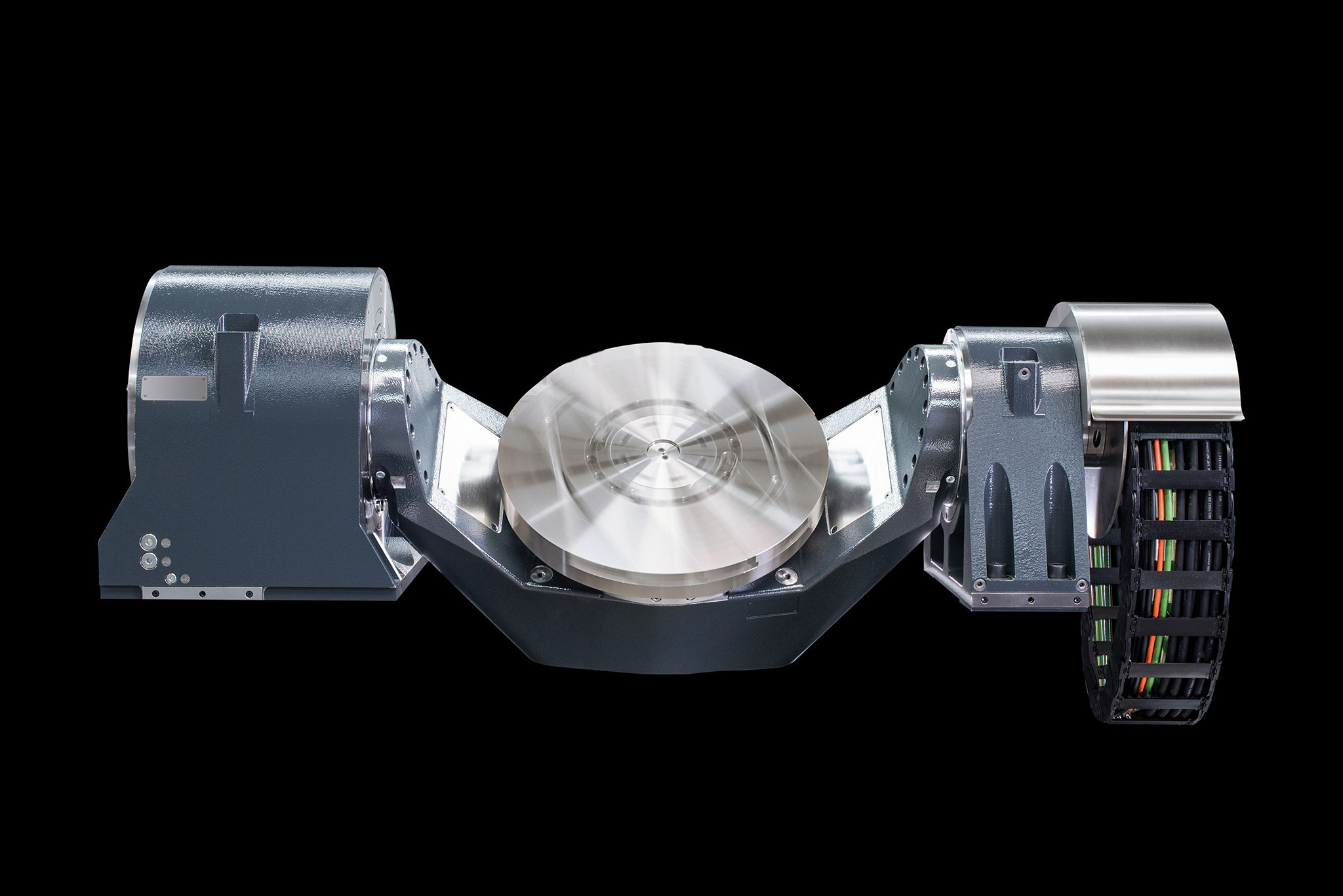 Special cables supply KESSLER spindle with power and signals | igus®