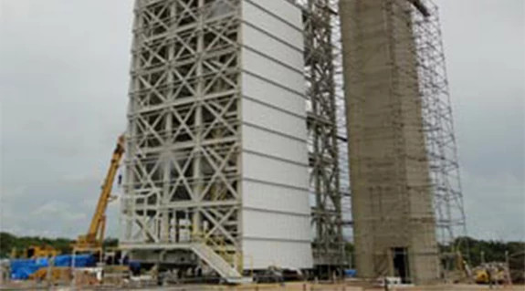 Energy supply system for mobile assembly hall at rocket launch site
