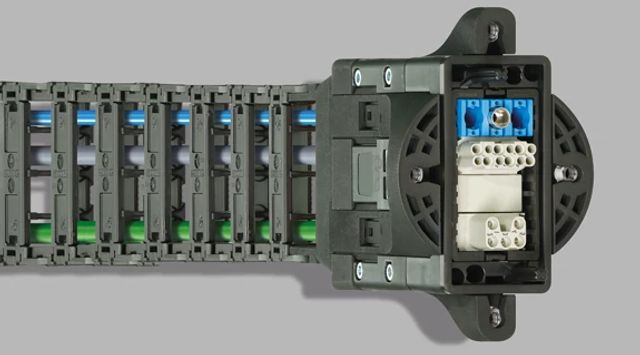 Module Connect Adapter For Plugging The Energy Chain With Only One
