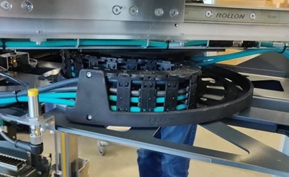 Picking Robot With E Chain And 3d Printed Rotation Module Igus®