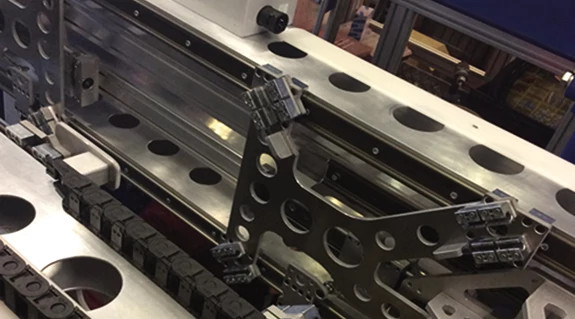 Friction-optimised format adjustment of film sealers | igus®