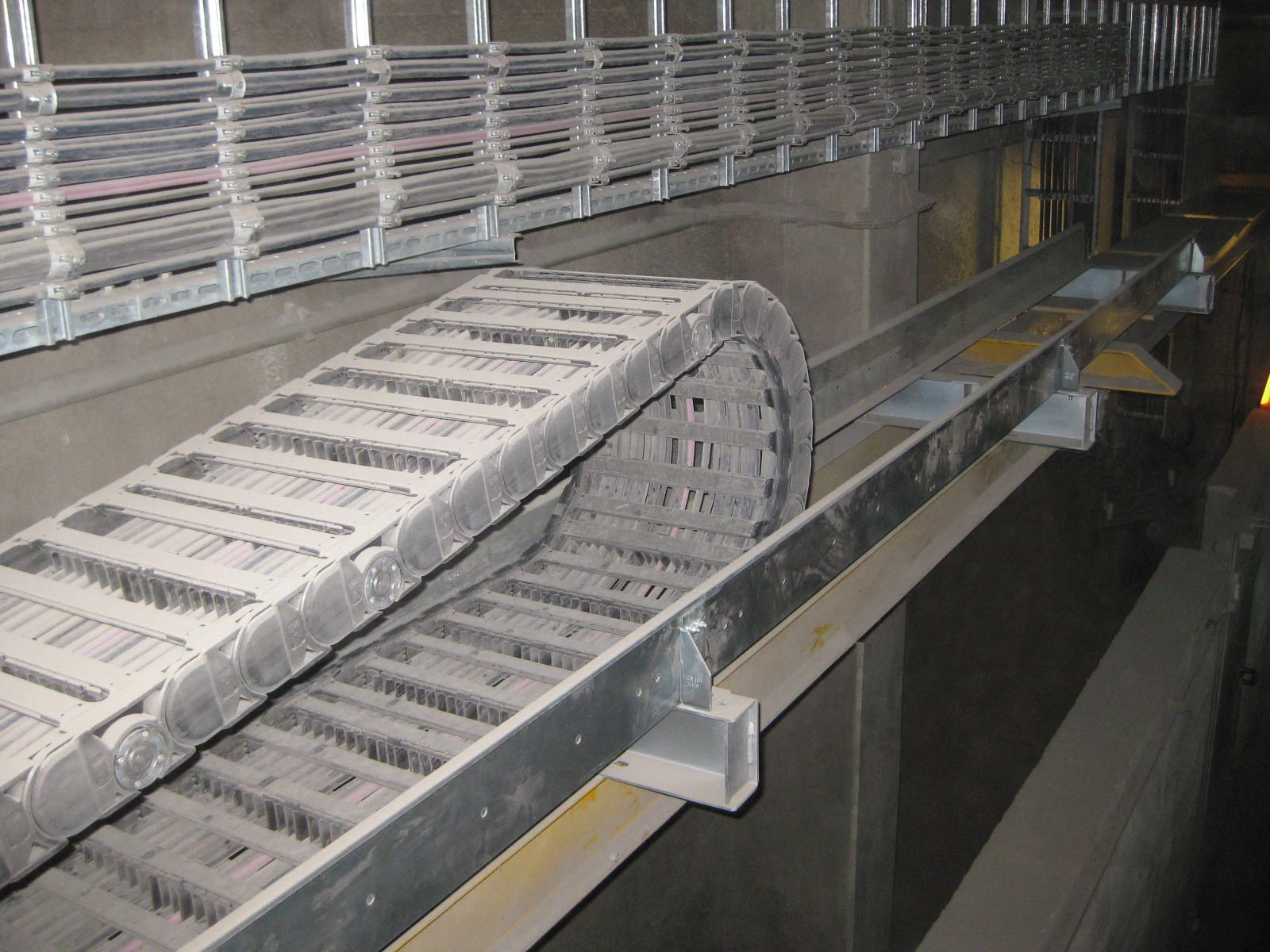 Polymer energy chains for harsh environments