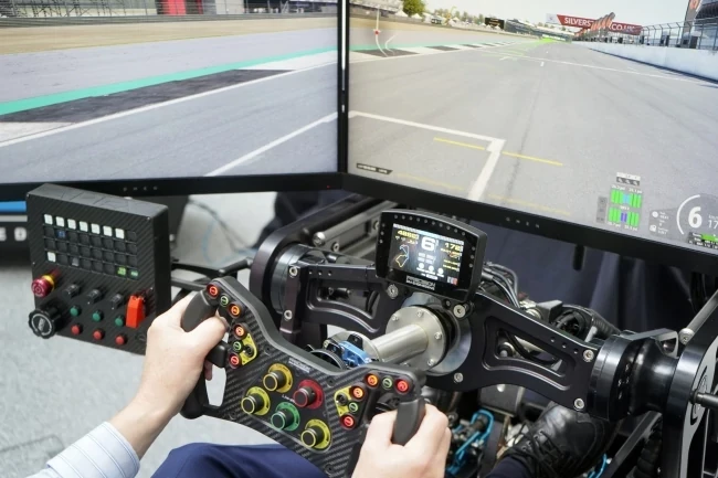 45 Lubrication-Free igus® Components Revolutionize Racing Simulators