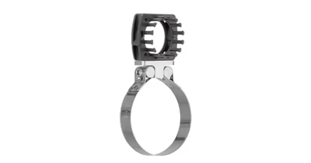 triflex® R metal clamps for Universal Robots with strain relief