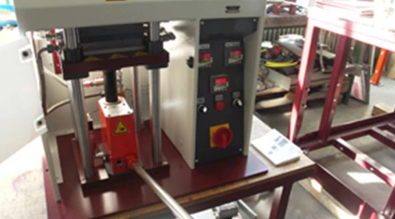 shaft guide for laboratory presses | igus Australia