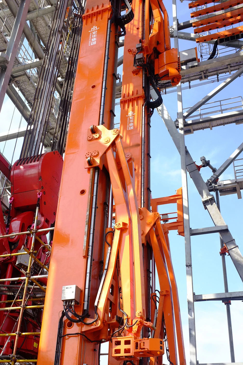 Pipe handling on drilling vessels: safe cable guidance with E4.1 energy ...