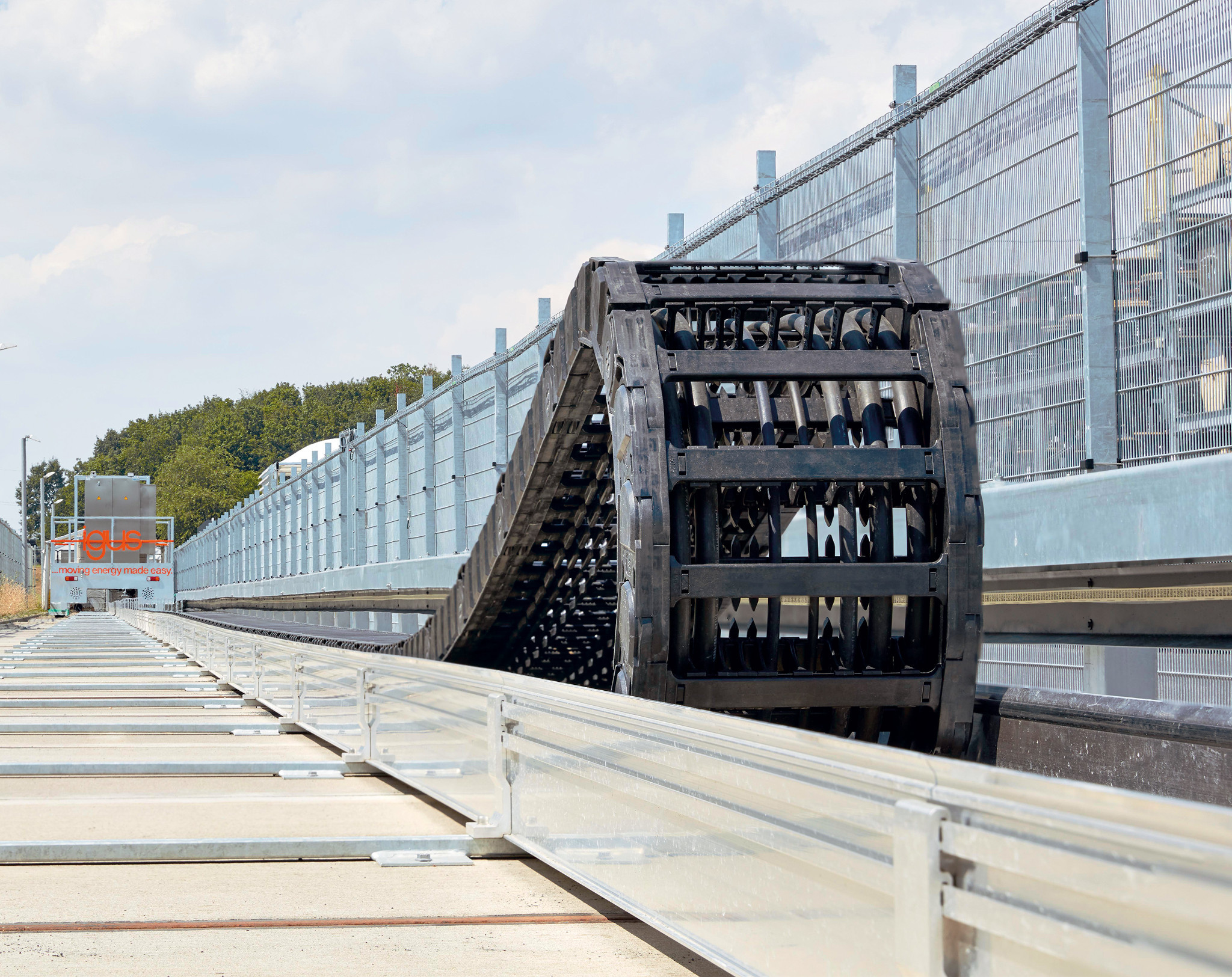 Outdoor test laboratory | outdoor test site | igus