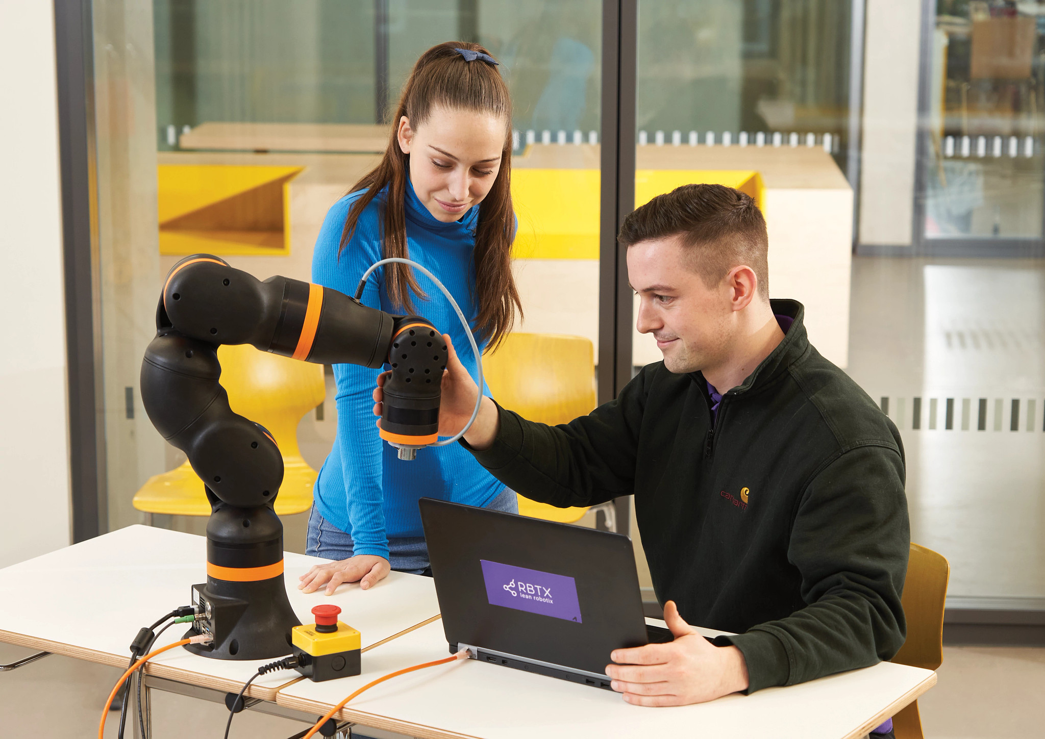 Services & performances offered by igus GmbH