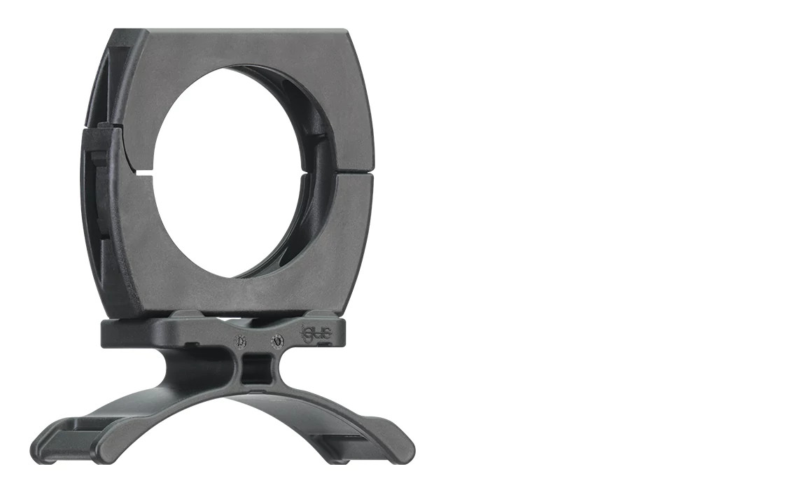Quickly fit and retrofit clamps for cobots and small robots